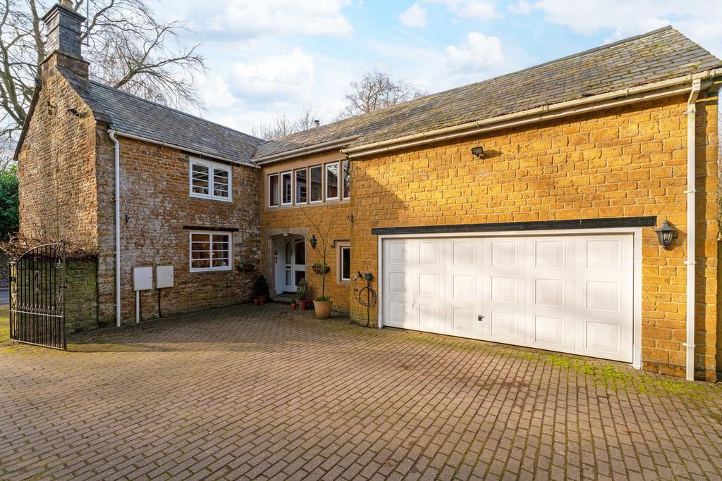 Wardington Banbury, Oxfordshire, OX17... 4 bed detached house for sale ...