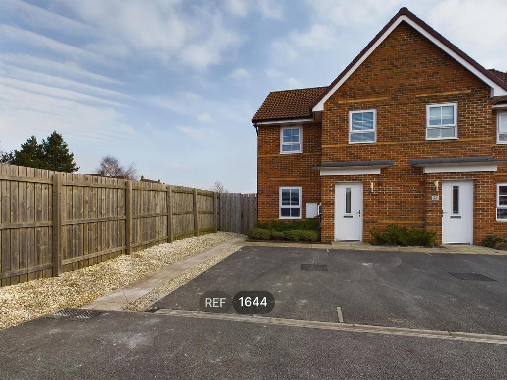 Airedale Drive, Brough, HU15 1US 3 bed semi-detached house - £950 pcm ...