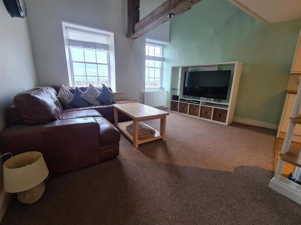 Duncan Square, Whitehaven CA28 2 bed flat to rent - £750 pcm (£173 pw)