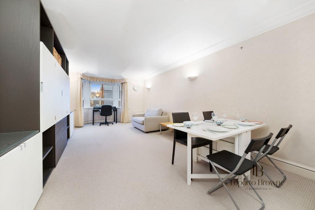 Wrights Lane, London, W8 5SJ 2 bed flat - £3,575 pcm (£825 pw)