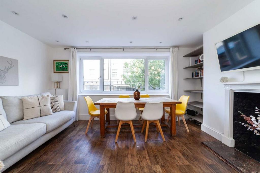 Hill Rise, Richmond TW10 3 bed flat - £4,000 pcm (£923 pw)