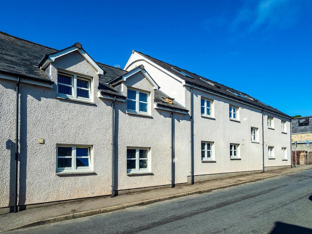 1 Old Smiddy Court, Market Road... 2 bed apartment - £140,000