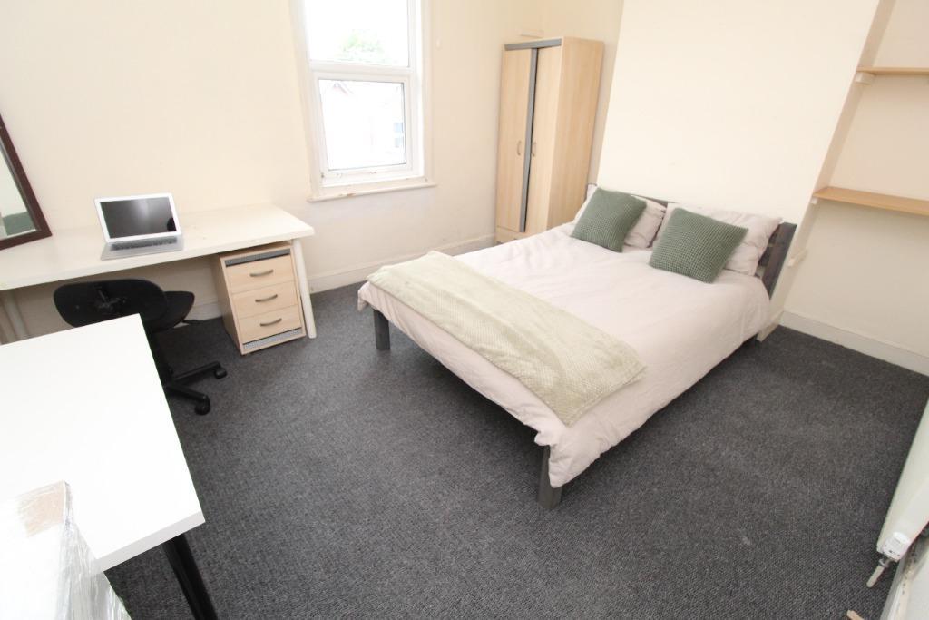 Beeston Road, Nottingham NG7 4 bed terraced house to rent - £2,080 pcm ...
