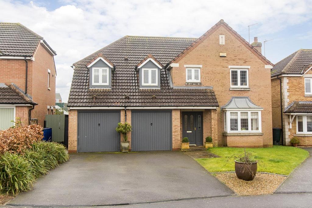 Fell Close, Fleckney, Leicester 4 bed detached house for sale - £475,000
