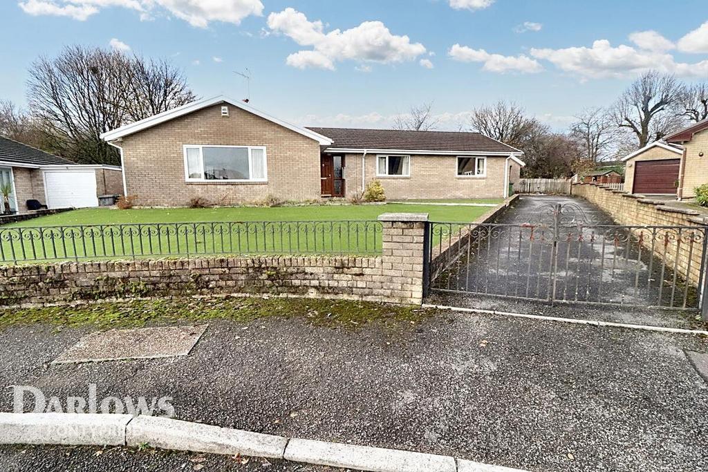 Leighton Rees Close, Pontypridd 3 bed detached bungalow for sale - £350,000