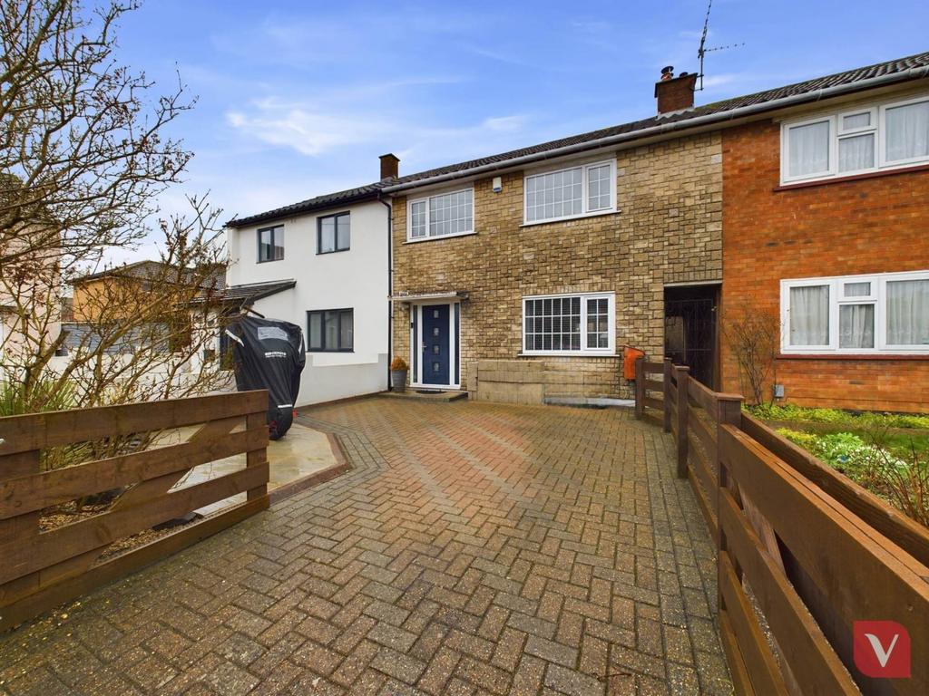 Cedar Close, Luton LU4 3 bed terraced house for sale - £325,000