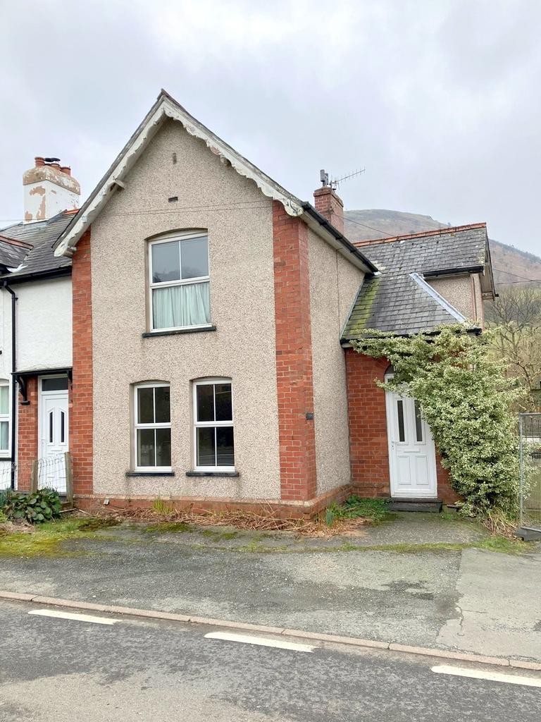 Dolfach, Llanbrynmair SY19 3 bed end of terrace house for sale - £159,950