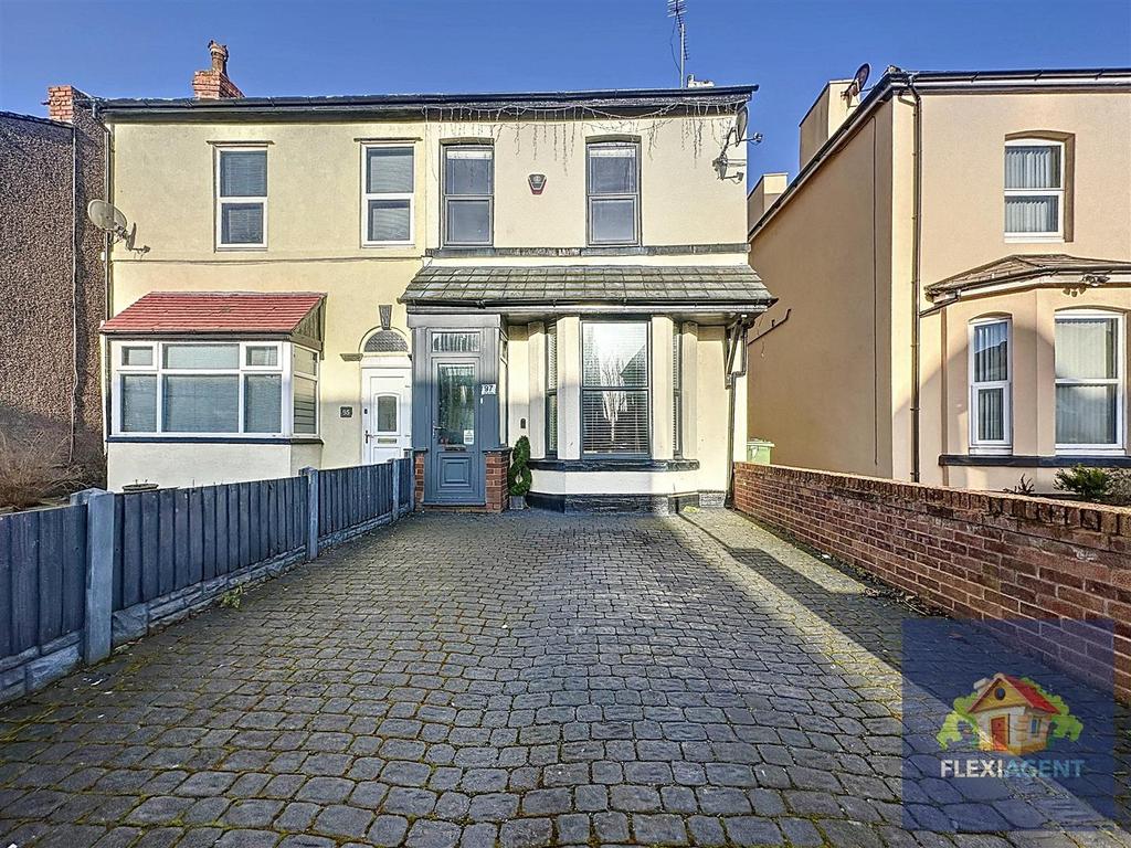 Duke Street, Southport PR8 3 bed semi-detached house for sale - £240,000