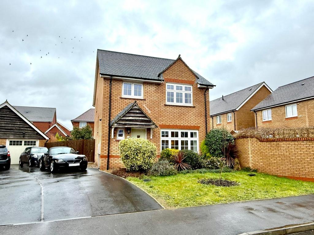 Barfleur Crescent, Newport NP20 4 bed detached house - £360,000