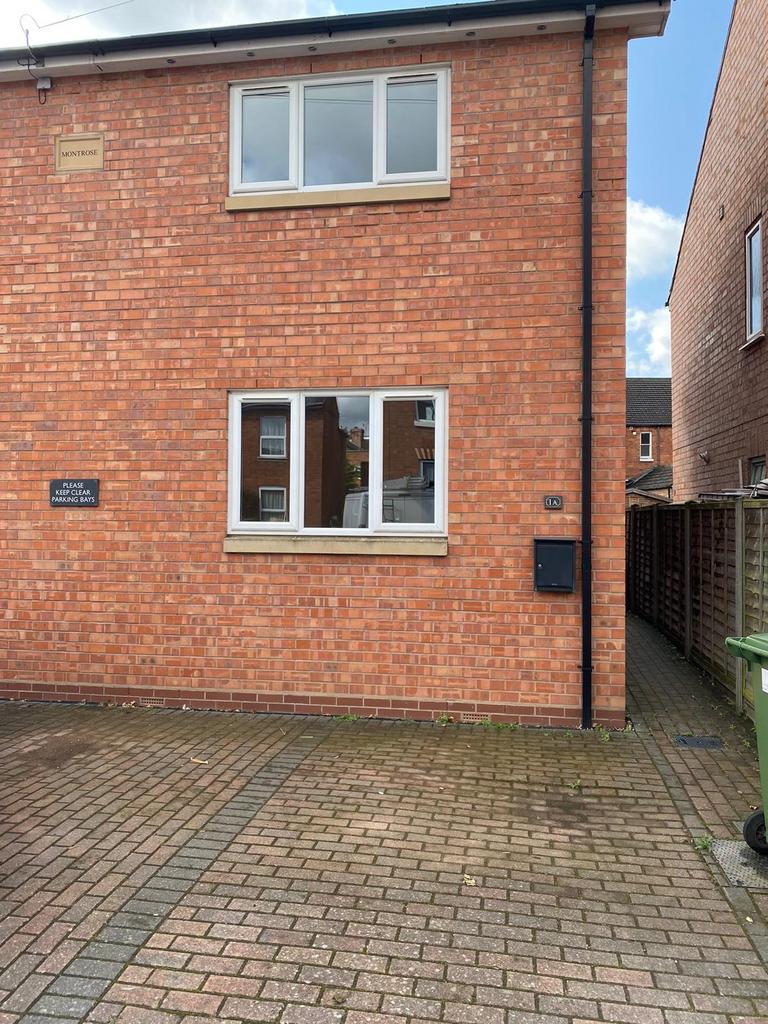 Happy Land North, Worcester WR2 2 bed semi-detached house - £895 pcm (£ ...
