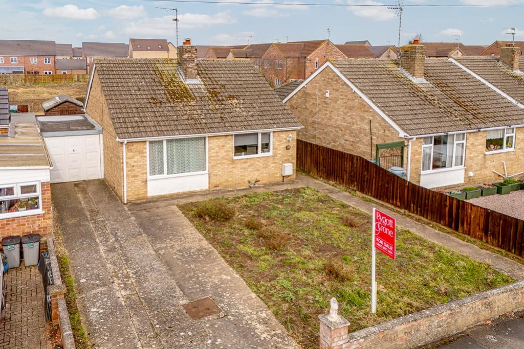 Pilgrims Way, Spalding, Lincolnshire... 2 bed detached bungalow - £130,000