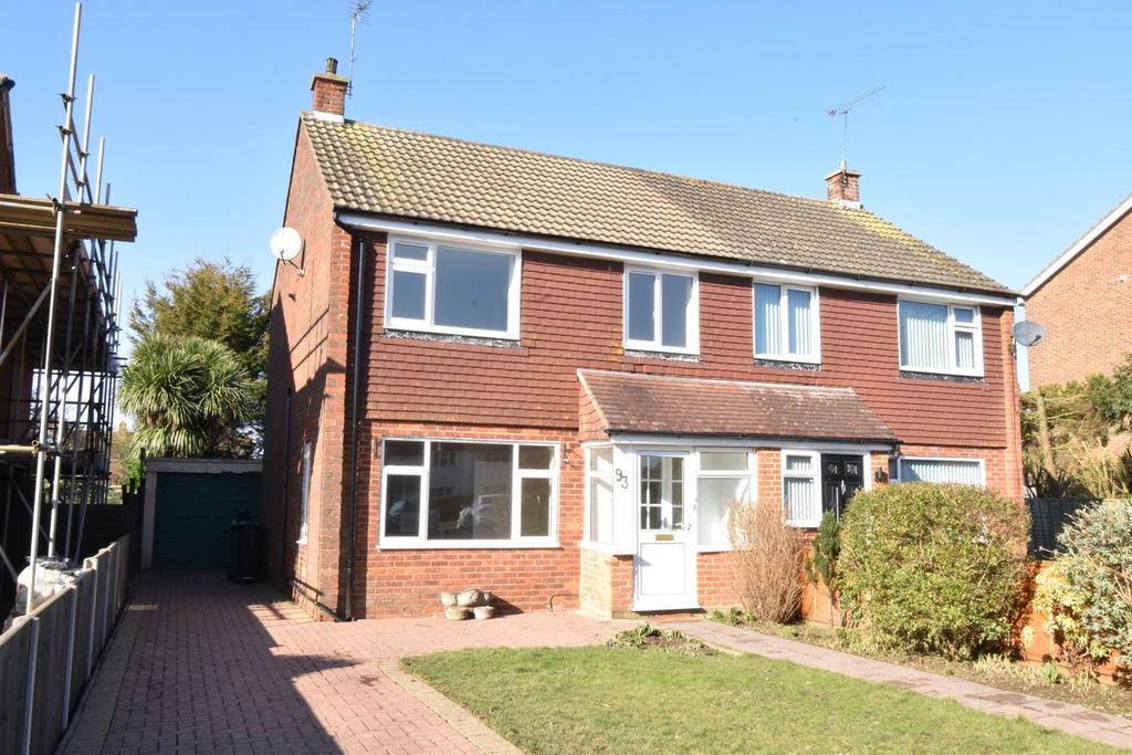 Robins Close, Lenham, ME17 3 bed semi-detached house for sale - £385,000