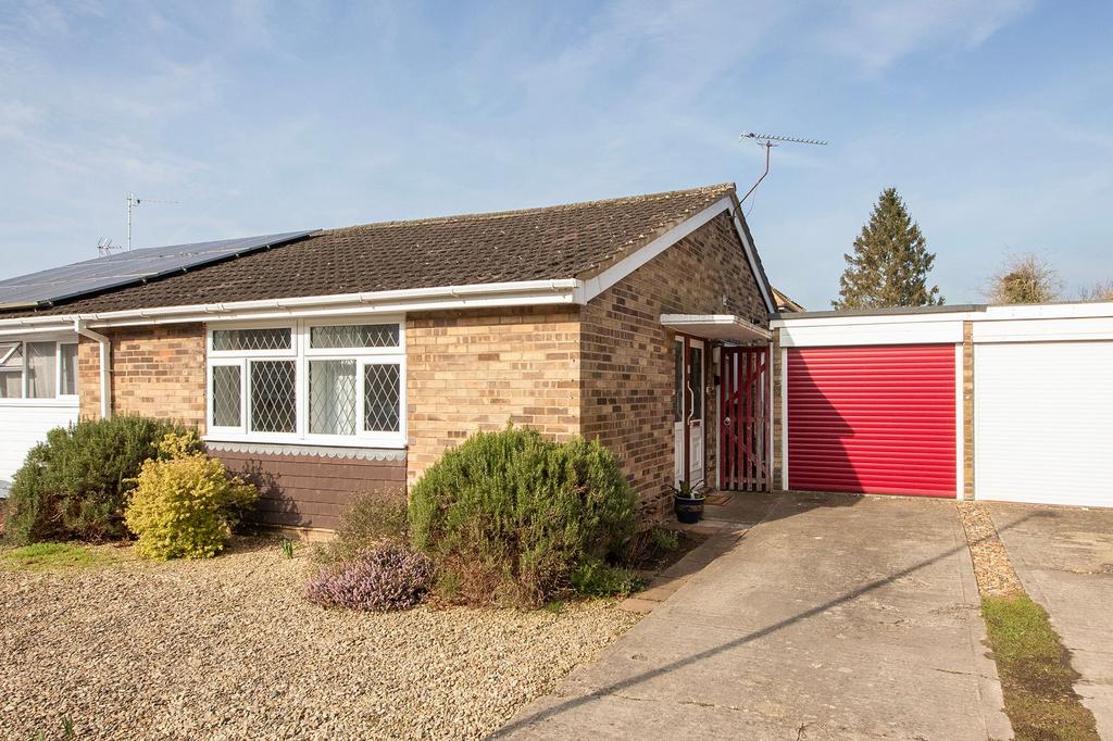 Shelley Close, Abingdon OX14 2 bed semi-detached bungalow for sale - £350,000