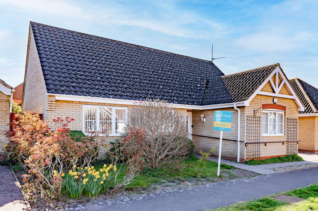 The Pastures, Lowestoft 3 bed detached bungalow - £300,000