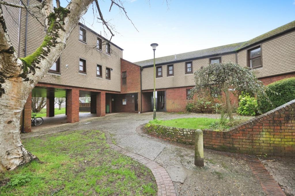 Commercial Road, Exeter, EX2 4DZ 1 bed flat - £160,000