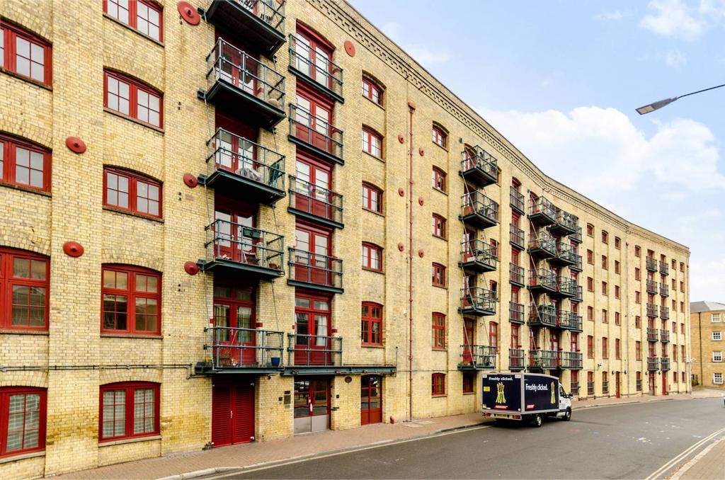 Rotherhithe Street, Rotherhithe... 2 bed flat - £700,000