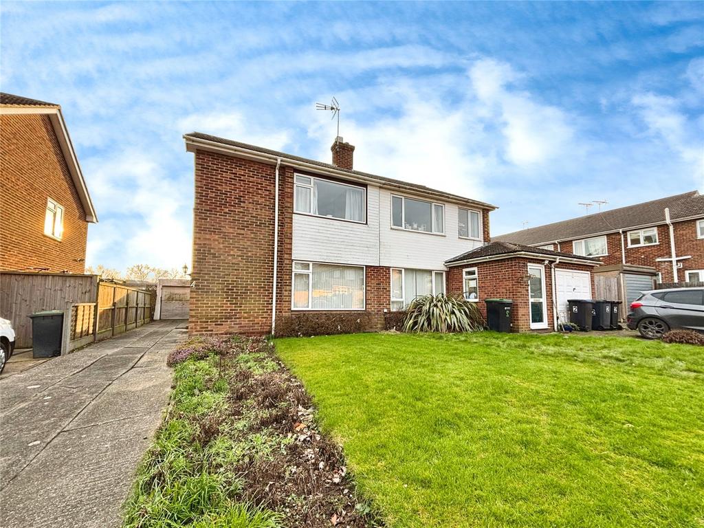 Hawthorn Avenue, Kent CT2 3 bed semi-detached house for sale - £325,000