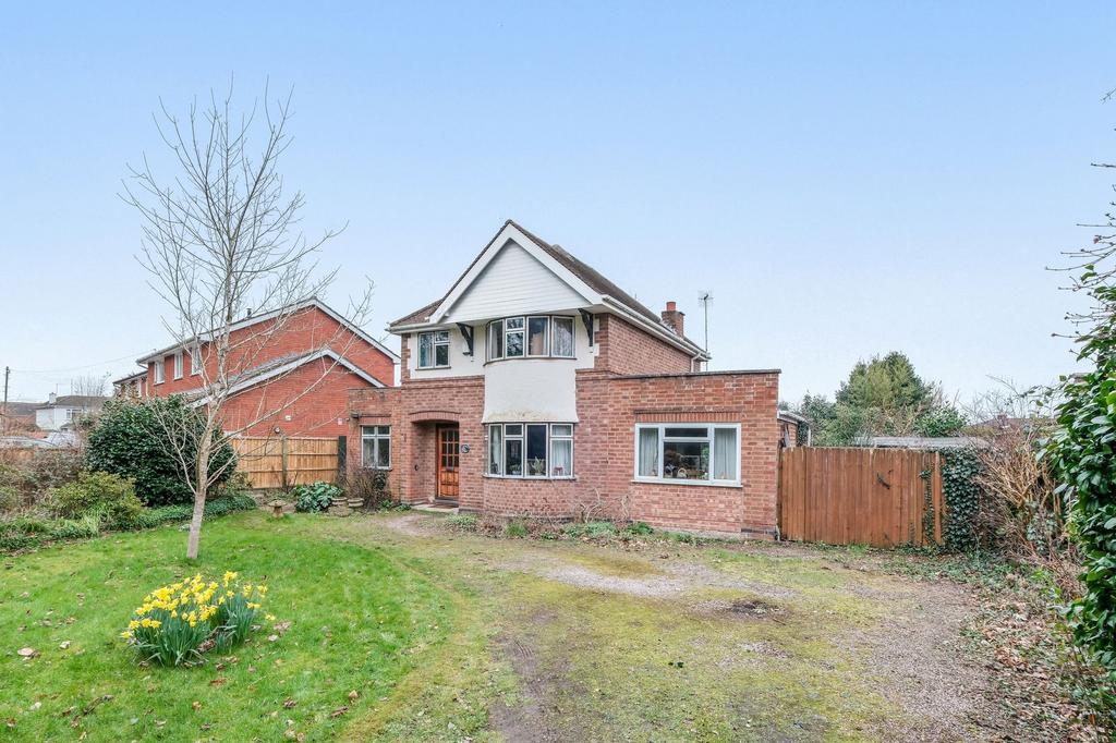 Swinton Lane, Worcester, WR2 4JR 3 bed detached house for sale - £400,000