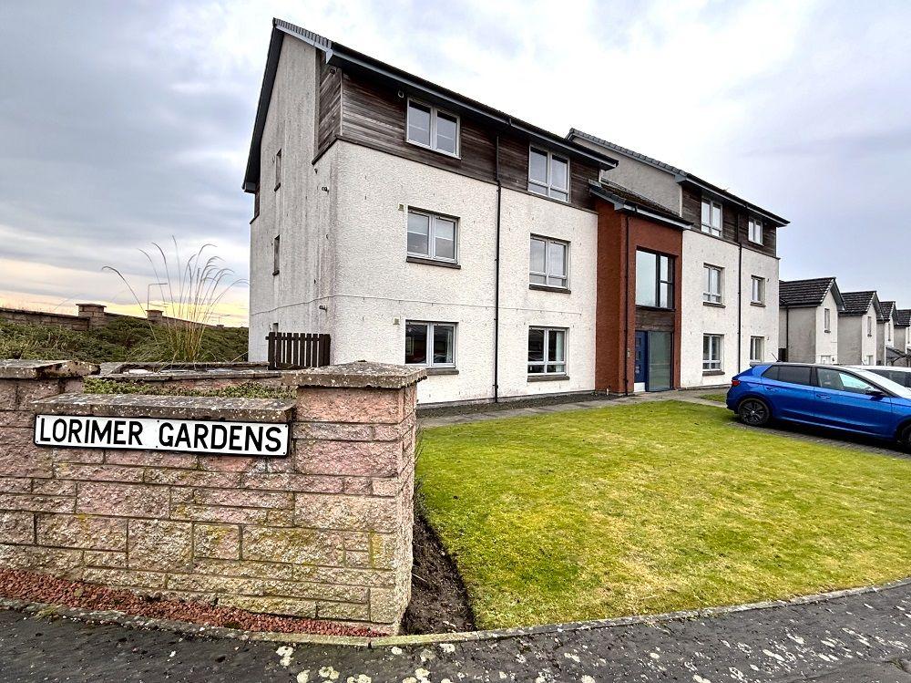 2a Lorimer Gardens, Dunfermline 2 bed flat - £36,250