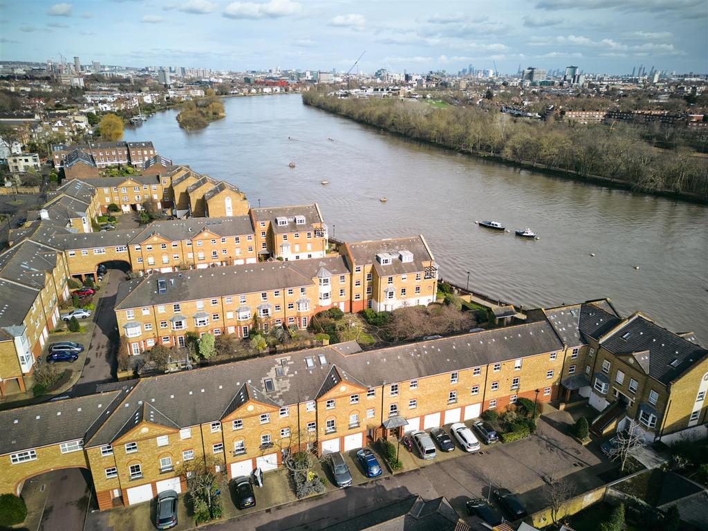 Osier Mews, Chiswick, W4 3 bed terraced house - £1,250,000