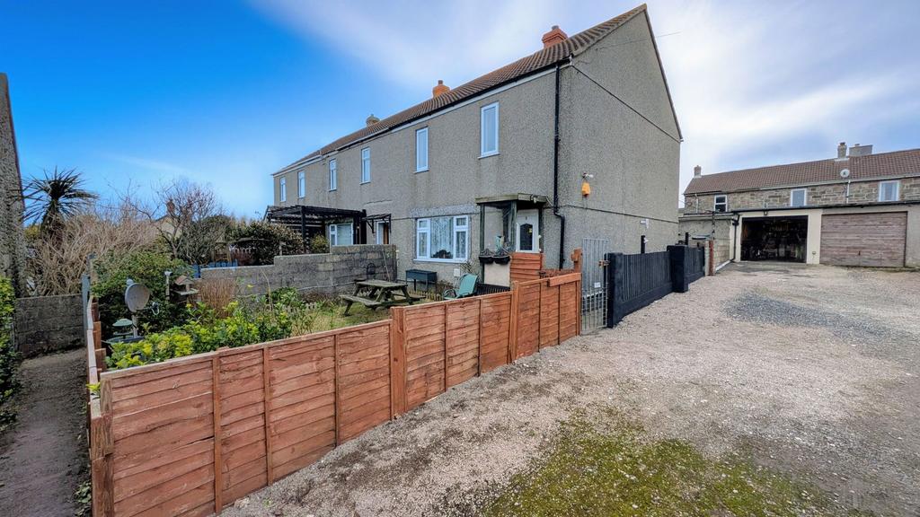 Pendeen TR19 3 bed end of terrace house for sale - £240,000