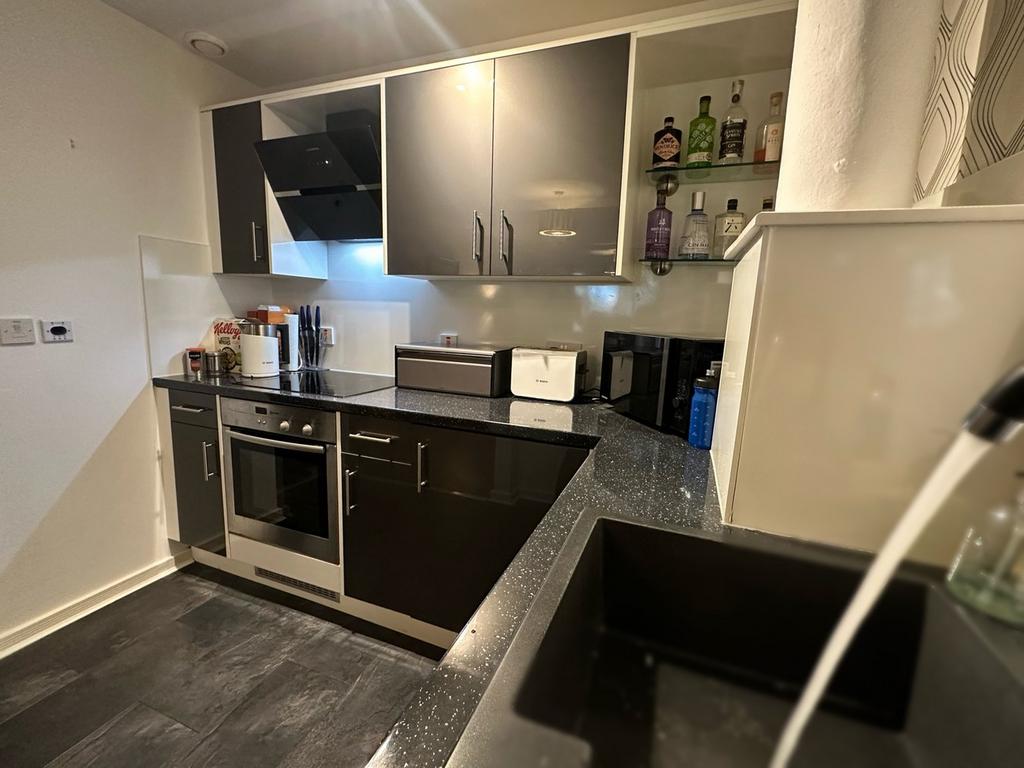 Blackburn Road, Bolton, BL1 1 bed apartment - £99,950