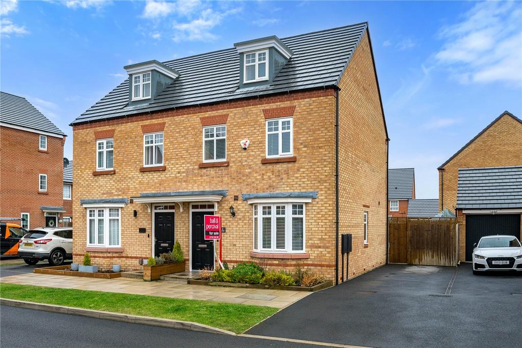 Oxton Mews, Southport, Merseyside, PR8 3 bed semi-detached house - £250,000