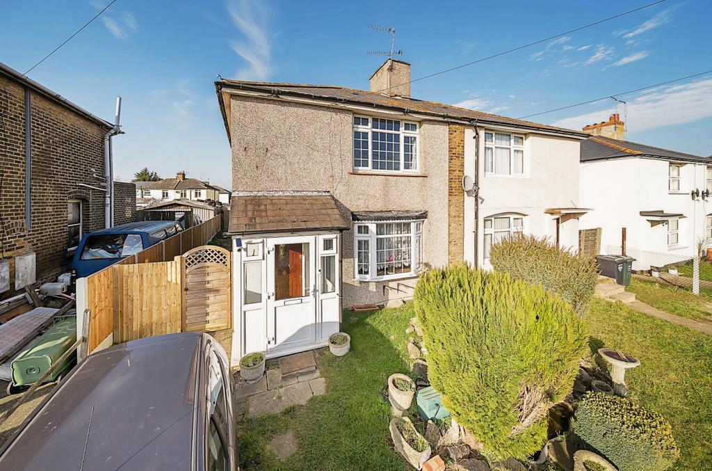 Ship Lane, Sutton At Hone, Kent, DA4 3 bed semi-detached house for sale ...
