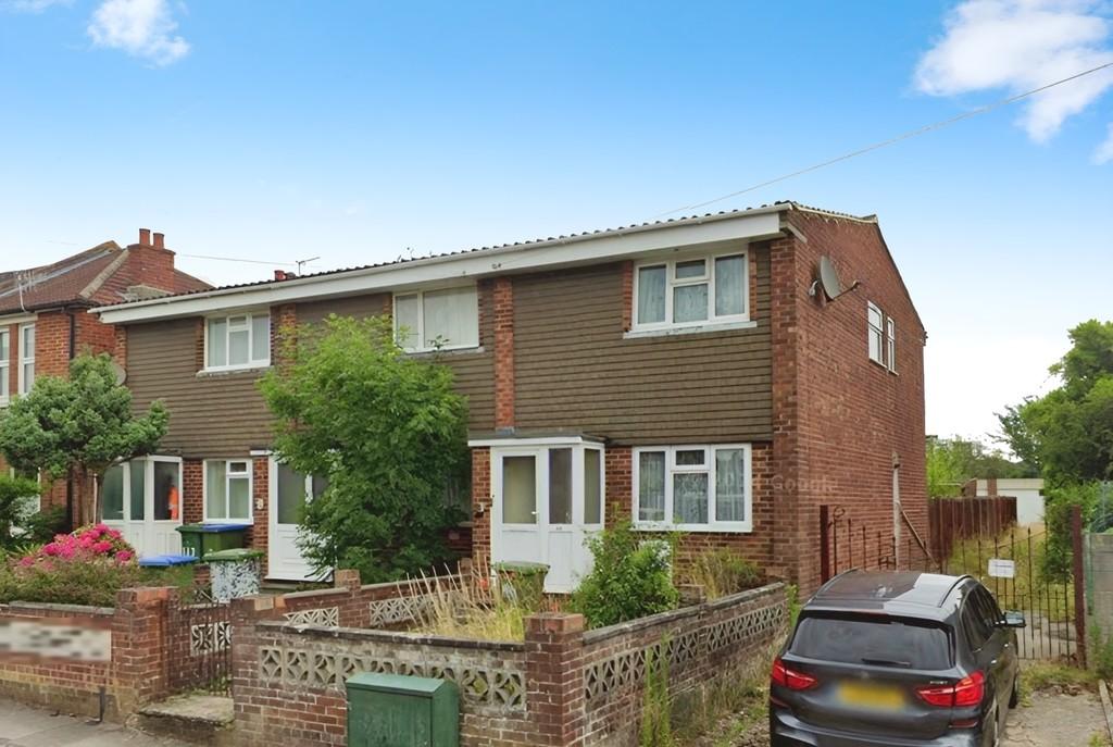 Warren Avenue, Southampton SO16 3 bed semi-detached house - £1,500 pcm ...