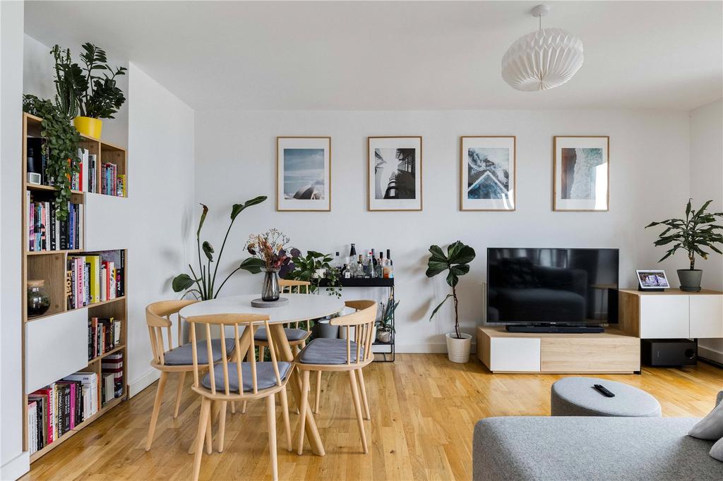 Biggs Square, Hackney E9 2 bed apartment - £500,000