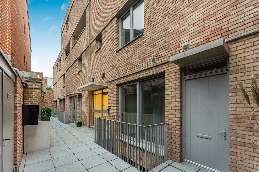 Lamb Mews, 50 Lamb Lane, London, E8 3 bed flat for sale - £1,225,000