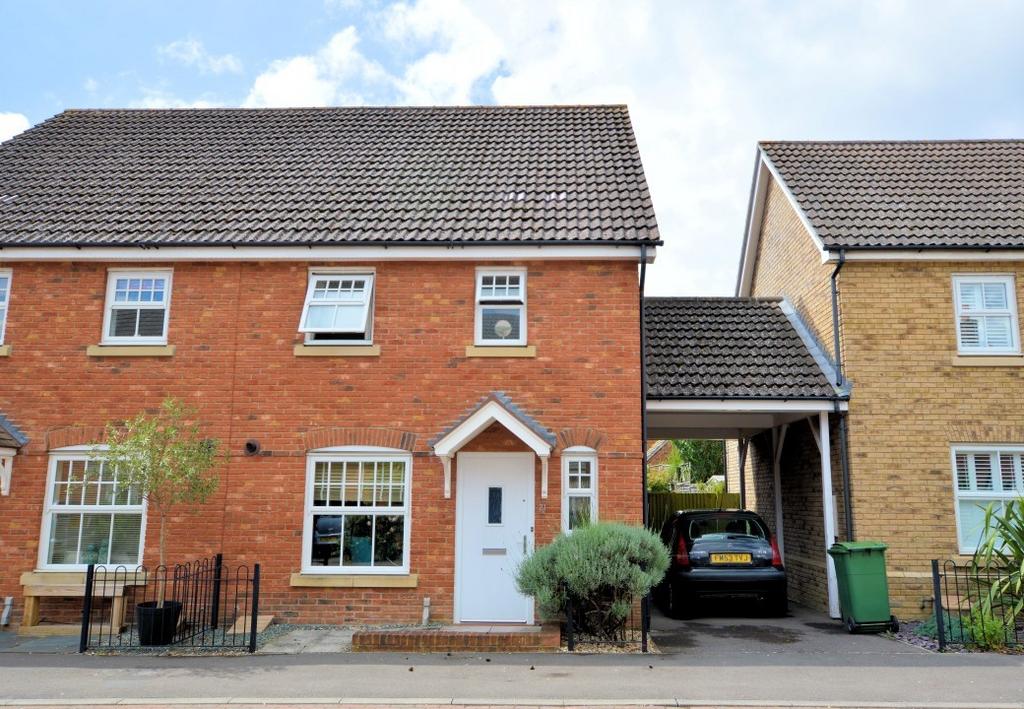 Strawberry Fields, Reading RG7 2 bed semi-detached house - £1,500 pcm ...