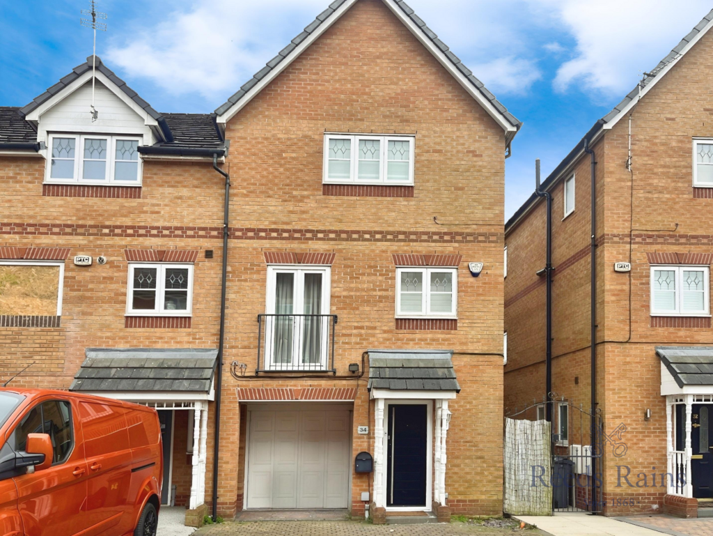 Lawnhurst Avenue, Manchester M23 4 bed terraced house to rent - £1,700 ...