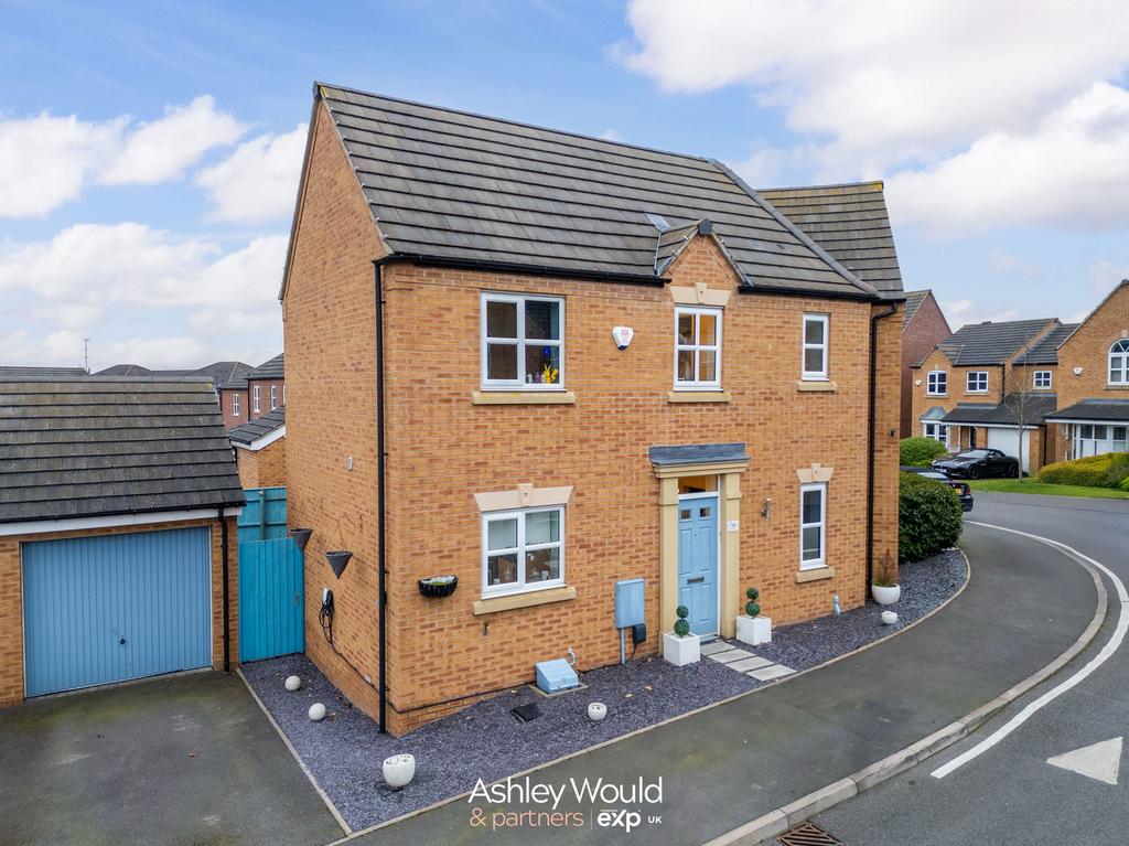 Bhullar Way, Oldbury B69 3 bed semi-detached house - £270,000