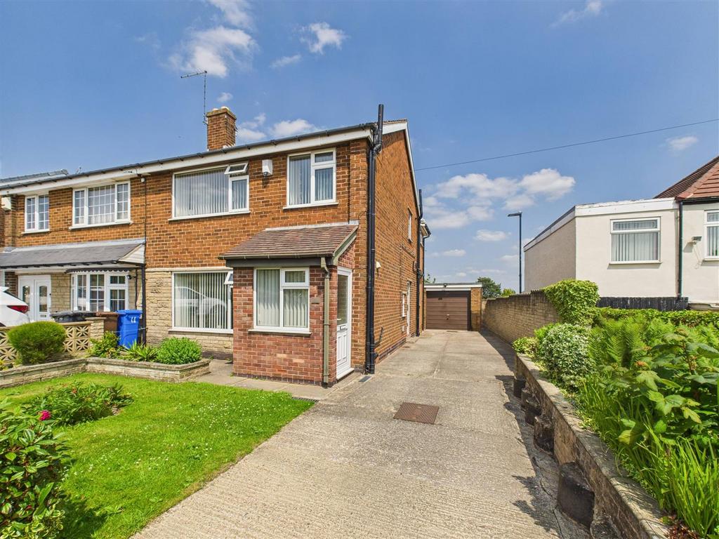 Gleadless Common, Sheffield S12 4 bed semi-detached house - £250,000