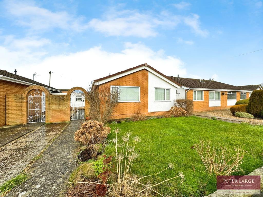 9 Ffordd Anwyl, Rhyl, LL18 4JW 3 bed detached bungalow - £192,500