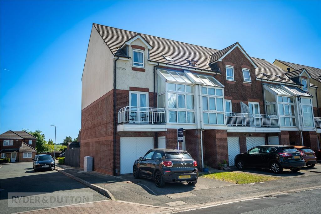 Heathmoor Park Road, Halifax, West... 4 bed end of terrace house for ...