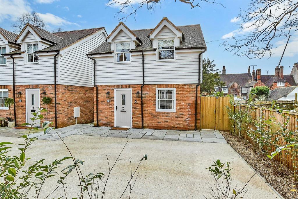 Rectory Lane, Cranbrook, Kent 3 bed detached house - £500,000