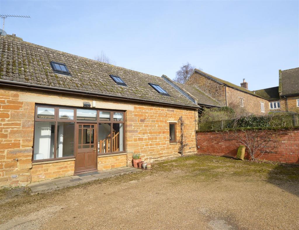 Church Lane, Bugbrooke, NN7 2 bed barn conversion - £1,150 pcm (£265 pw)