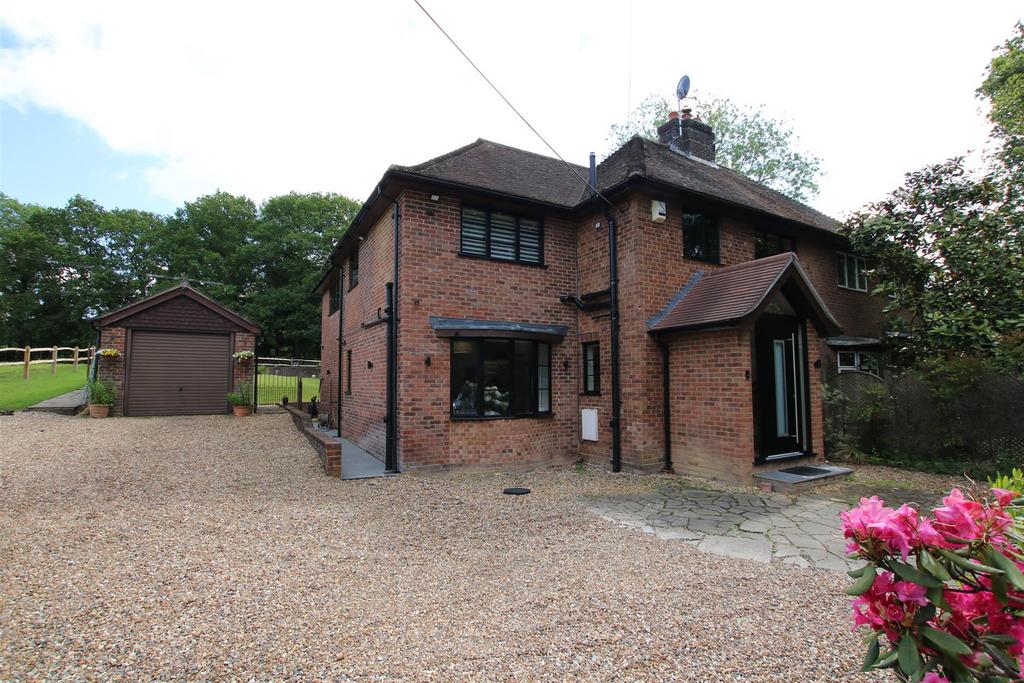 East Street, Rusper 4 bed house to rent - £3,000 pcm (£692 pw)