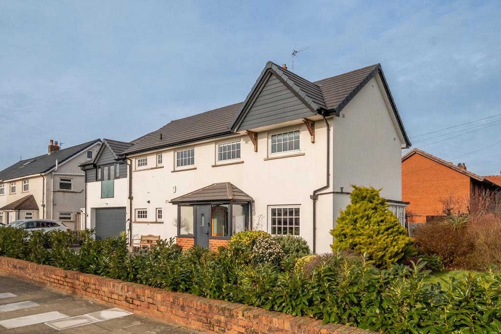Finsbury Avenue, Lytham St. Annes, FY8 5 bed detached house for sale ...