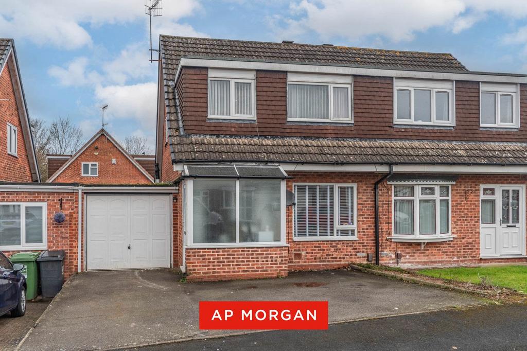 Oakridge Close, Church Hill North... 3 bed semi-detached house for sale ...