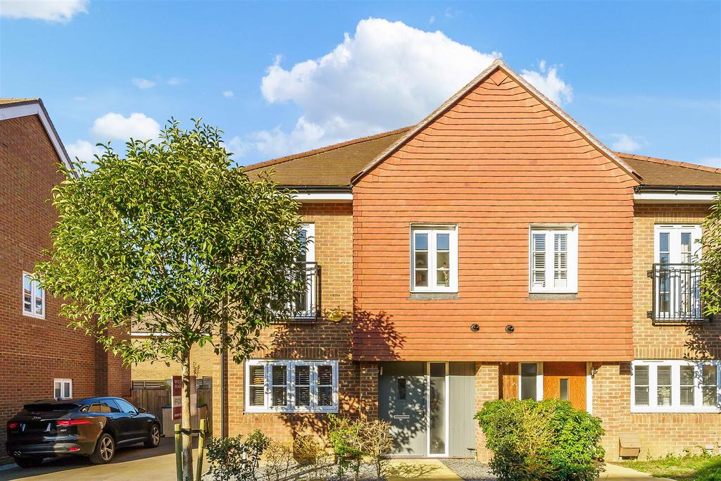 Dover Road, Tadworth 3 bed semi-detached house for sale - £575,000
