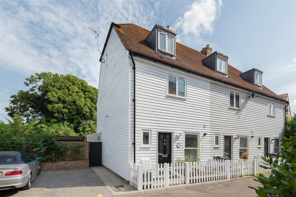 Victoria Mews, Regent Street, Whitstable 3 bed end of terrace house - £ ...