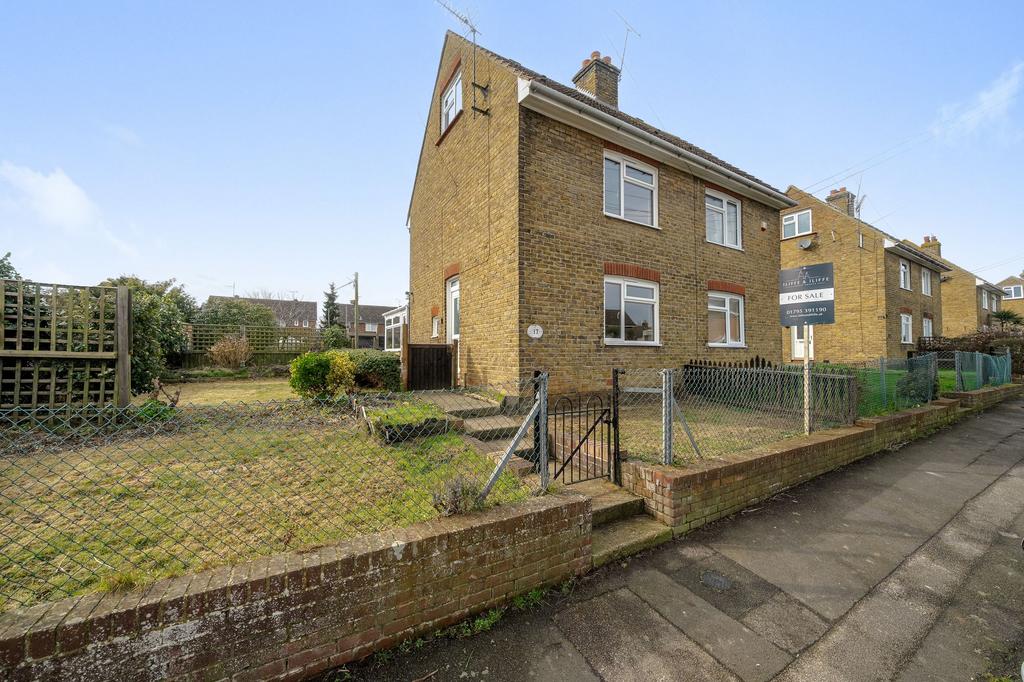 The Street, Oare, ME13 3 bed semi-detached house for sale - £320,000