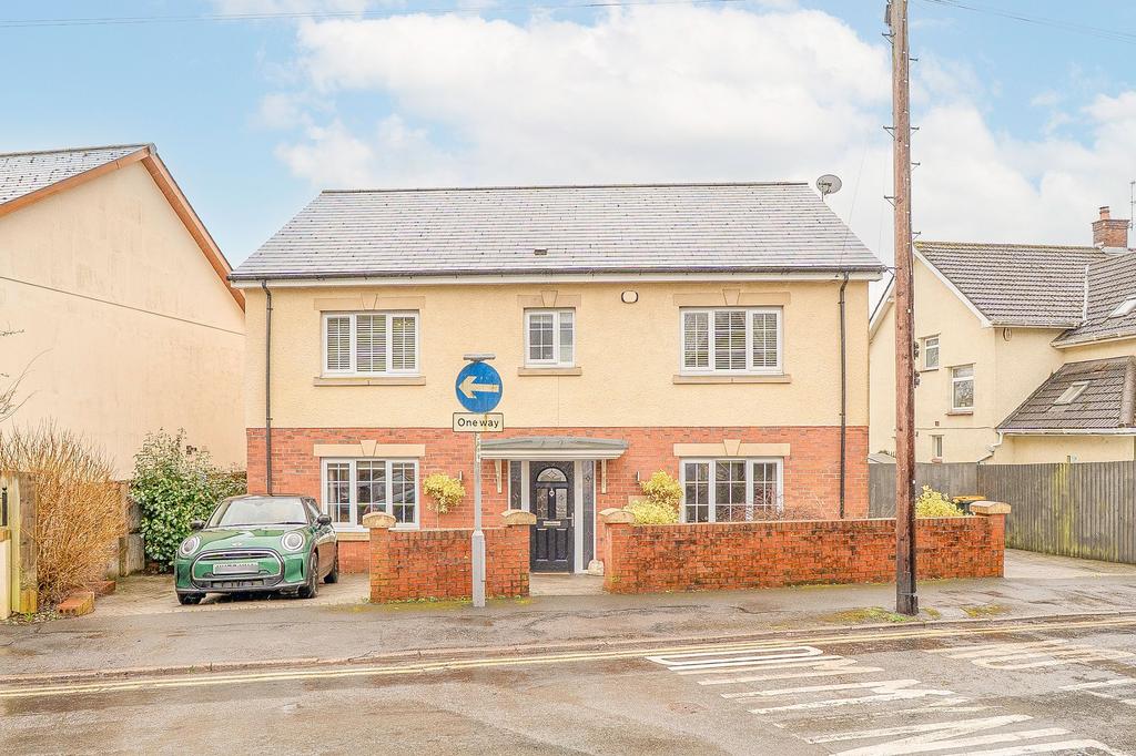 College Crescent, Caerleon, NP18 4 bed detached house for sale - £690,000