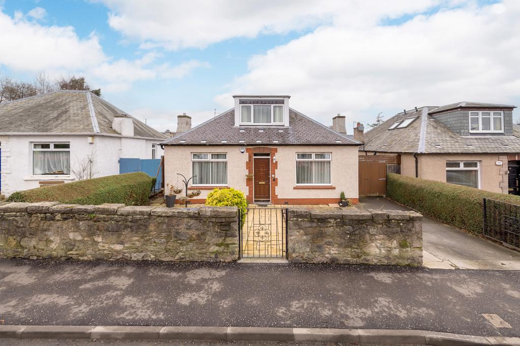 32 Lochend Road, Edinburgh, EH6 8BS 3 bed detached bungalow - £430,000