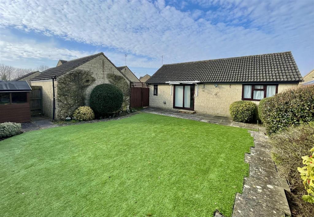 Pheasant Way, Cirencester 2 bed bungalow - £330,000