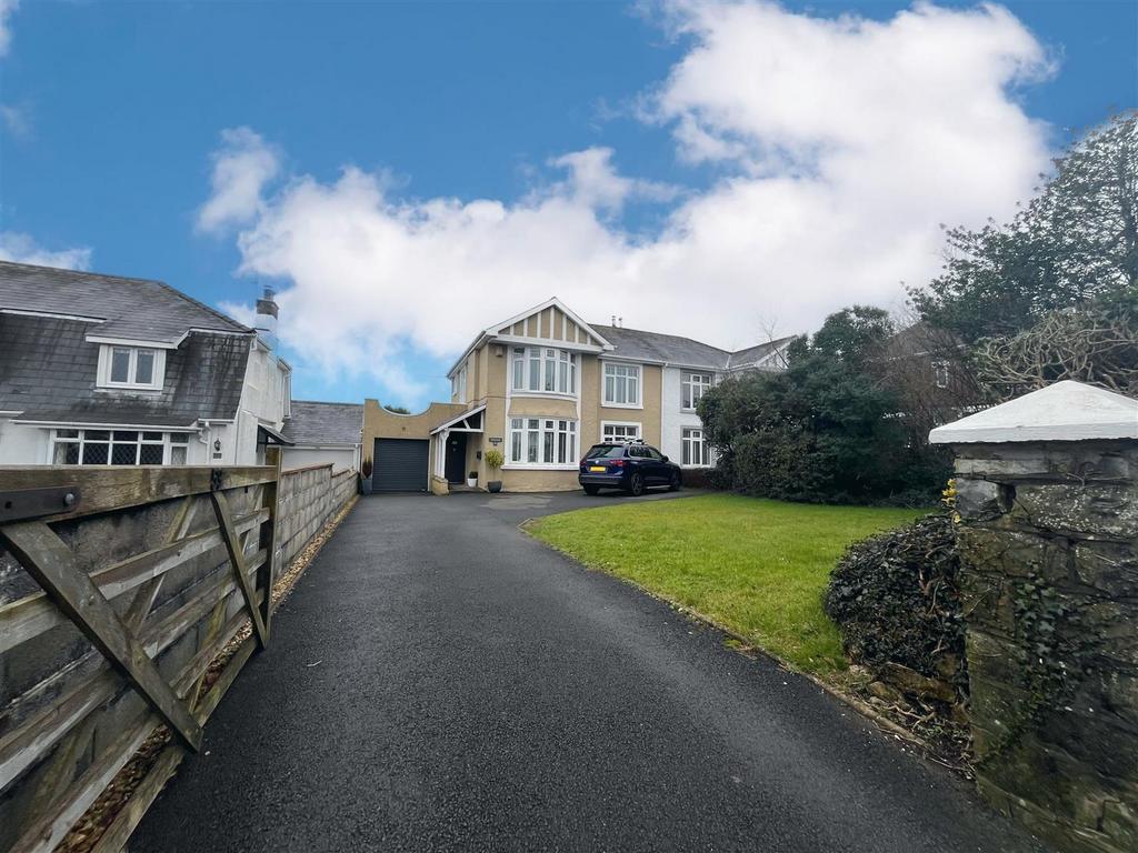 Bryntirion Hill, Bridgend CF31 3 bed semi-detached house - £420,000