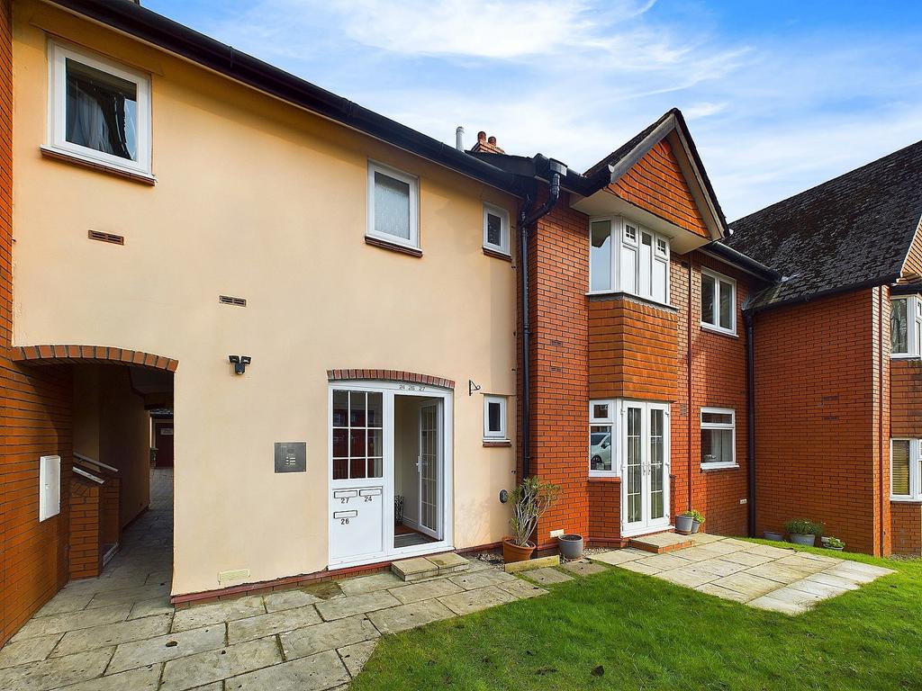 Waterloo Road Hill, Penylan, Cardiff.... 2 bed apartment for sale - £ ...